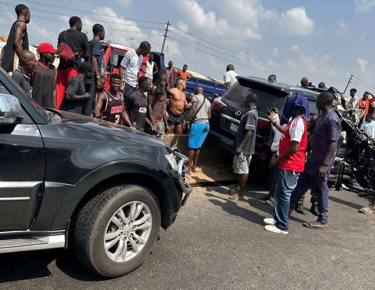 Anthony Joshua hospitalised after crash kills two in Nigeria